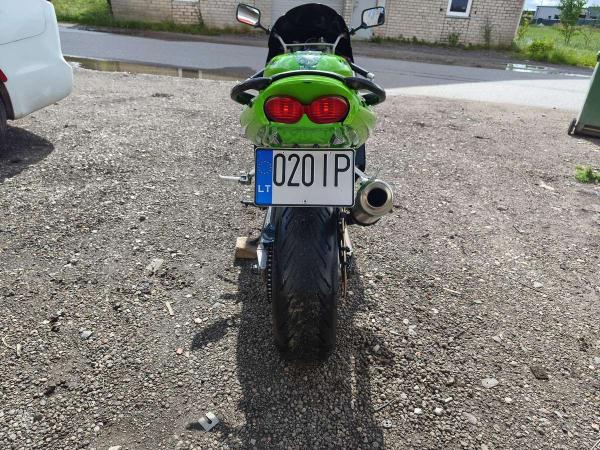 Kawasaki Ninja 1999 Kauņa, ar dzinēja tilpumu 0.75 L un nobraukumu 180 tūkst. km par 1200 €, foto 5 vietnē AUTOMOTO.COM.LV