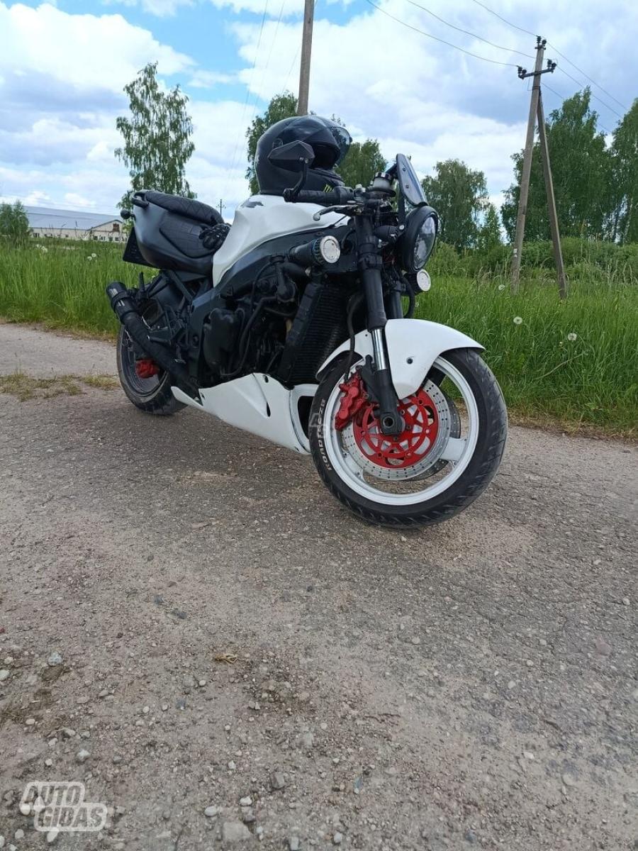 Kawasaki Ninja 1999 in Vilnius, with an engine capacity of 0.75 L and mileage of 0 thousand km for 1000 €, photo 7 on AUTOMOTO.COM.LV