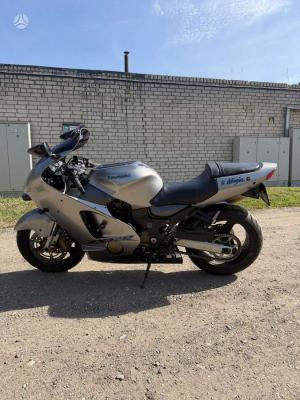 Kawasaki Ninja 2000 in Kaunas, with an engine capacity of 1.20 L and mileage of 36 thousand km for 2950 €, photo 5 on AUTOMOTO.COM.LV