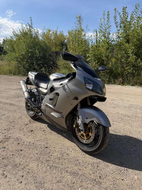 Kawasaki Ninja 2000 in Kaunas, with an engine capacity of 1.20 L and mileage of 36 thousand km for 2950 €, photo 6 on AUTOMOTO.COM.LV