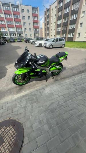 Kawasaki Ninja 2001 in Salcininkai, with an engine capacity of 0.90 L and mileage of 303 thousand km for 1600 €, photo 5 on AUTOMOTO.COM.LV