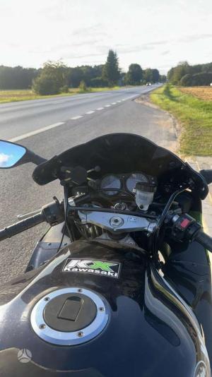 Kawasaki Ninja 2001 in Salcininkai, with an engine capacity of 0.90 L and mileage of 303 thousand km for 1600 €, photo 6 on AUTOMOTO.COM.LV