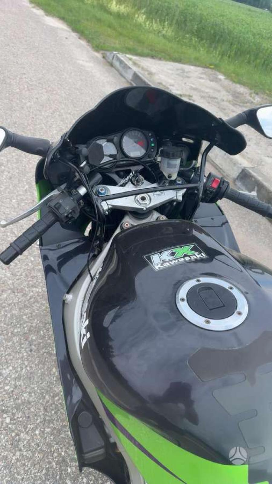 Kawasaki Ninja 2001 in Salcininkai, with an engine capacity of 0.90 L and mileage of 303 thousand km for 1600 €, photo 10 on AUTOMOTO.COM.LV