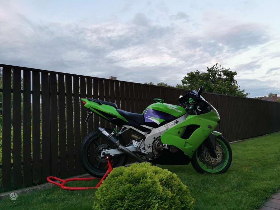 Kawasaki Ninja 2001 in Siauliai, with an engine capacity of 0.90 L and mileage of 37 thousand km for 3000 €, photo 10 on AUTOMOTO.COM.LV