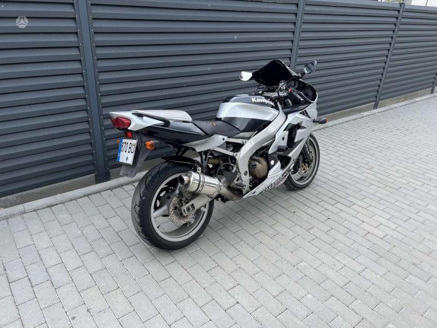 Кавасаки Ninja 2001 в Вильнюс, объемом двигателя 0.60 л и пробегом 40 тыс. км за 1300 €, фото 3 на AUTOMOTO.COM.LV