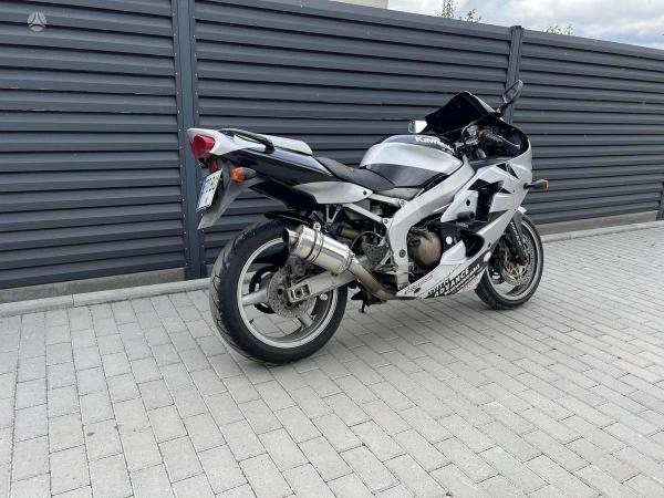 Kawasaki Ninja 2001 Viļņa, ar dzinēja tilpumu 0.60 L un nobraukumu 40 tūkst. km par 1300 €, foto 5 vietnē AUTOMOTO.COM.LV