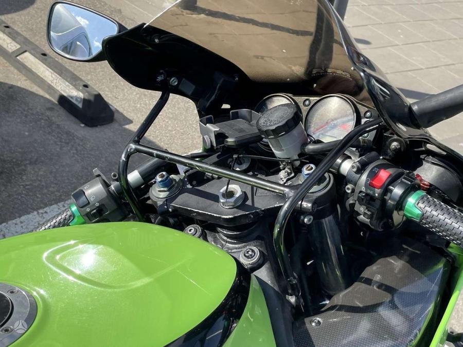 Kawasaki Ninja 2001 in Vilnius, with an engine capacity of 0.60 L and mileage of 69 thousand km for 2350 €, photo 10 on AUTOMOTO.COM.LV