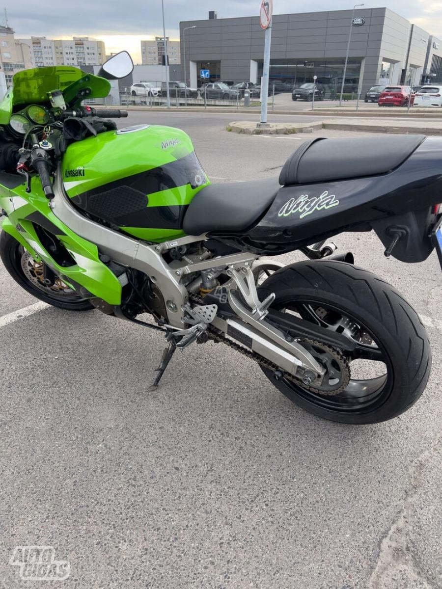 Kawasaki Ninja 2002 in Vilnius, with an engine capacity of 0.90 L and mileage of 56 thousand km for 2700 €, photo 8 on AUTOMOTO.COM.LV