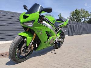 Kawasaki Ninja 2004 Kauņa, ar dzinēja tilpumu 0.64 L un nobraukumu 43 tūkst. km par 3999 €, foto  vietnē AUTOMOTO.COM.LV