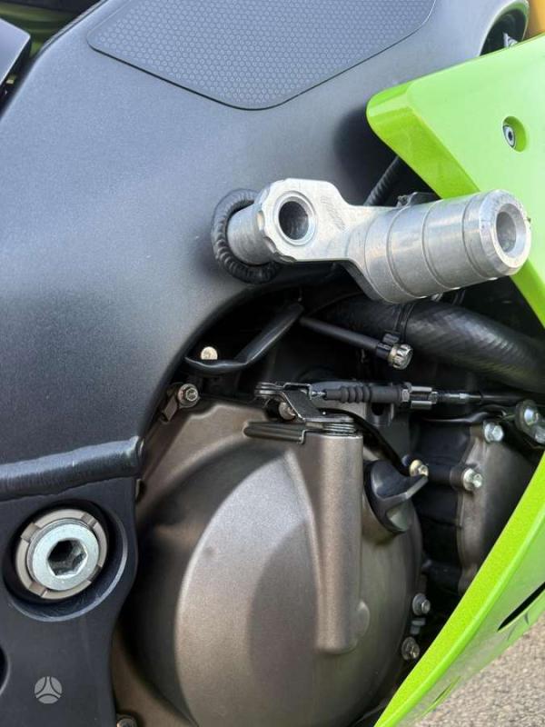 Kawasaki Ninja 2004 Šauļi, ar dzinēja tilpumu 1.00 L un nobraukumu 30 tūkst. km par 4300 €, foto 9 vietnē AUTOMOTO.COM.LV