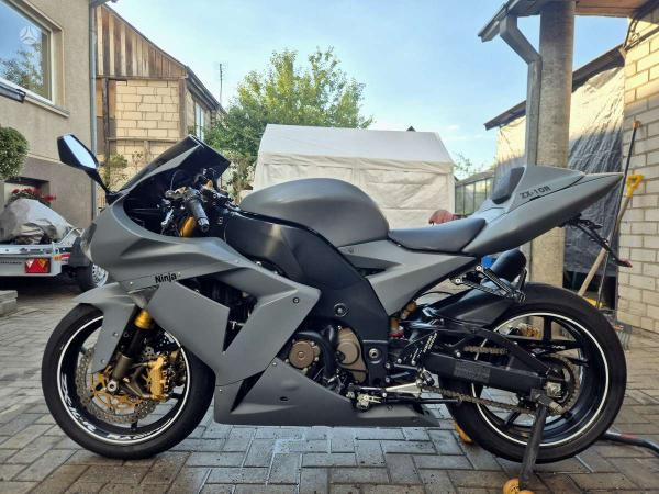 Kawasaki Ninja 2005 in Prienai, with an engine capacity of 1.00 L and mileage of 53 thousand km for 3650 €, photo 6 on AUTOMOTO.COM.LV