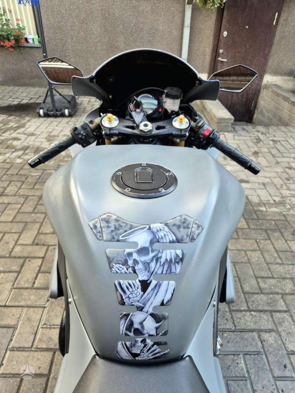 Kawasaki Ninja 2005 in Prienai, with an engine capacity of 1.00 L and mileage of 53 thousand km for 3650 €, photo 10 on AUTOMOTO.COM.LV