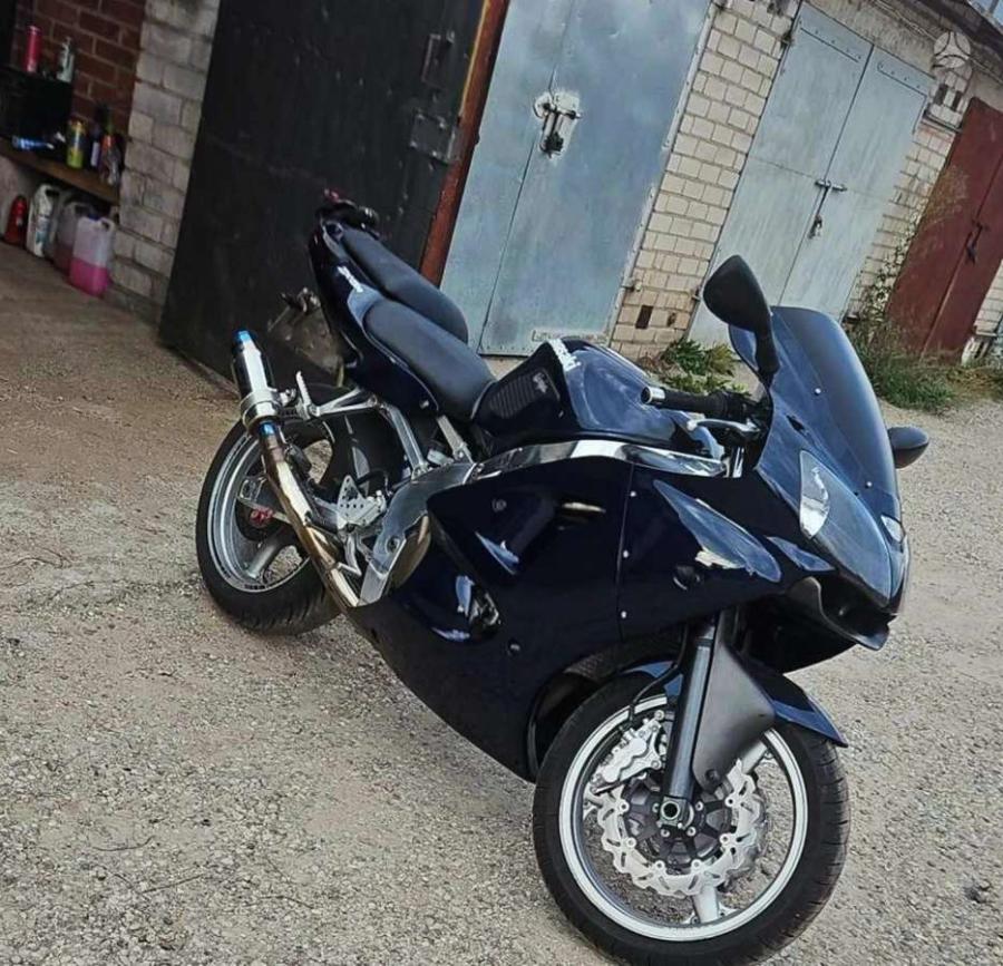 Kawasaki Ninja 2005 Ukmergė, ar dzinēja tilpumu 0.60 L un nobraukumu 42 tūkst. km par 2100 €, foto 1 vietnē AUTOMOTO.COM.LV