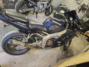 Kawasaki Ninja 2005 Ukmergė, ar dzinēja tilpumu 0.60 L un nobraukumu 42 tūkst. km par 2100 €, foto 3 vietnē AUTOMOTO.COM.LV