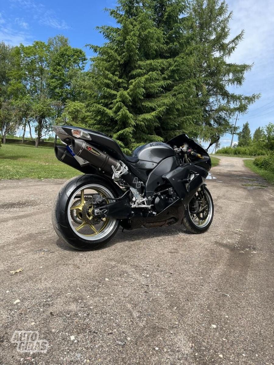 Kawasaki Ninja 2007 in Akmene, with an engine capacity of 0.00 L and mileage of 0 thousand km for 4300 €, photo 3 on AUTOMOTO.COM.LV