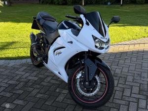 Kawasaki Ninja 2008 Telšiai, ar dzinēja tilpumu 0.25 L un nobraukumu 44 tūkst. km par 2000 €, foto  vietnē AUTOMOTO.COM.LV
