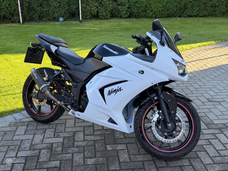 Kawasaki Ninja 2008 Telšiai, ar dzinēja tilpumu 0.25 L un nobraukumu 44 tūkst. km par 2000 €, foto 3 vietnē AUTOMOTO.COM.LV