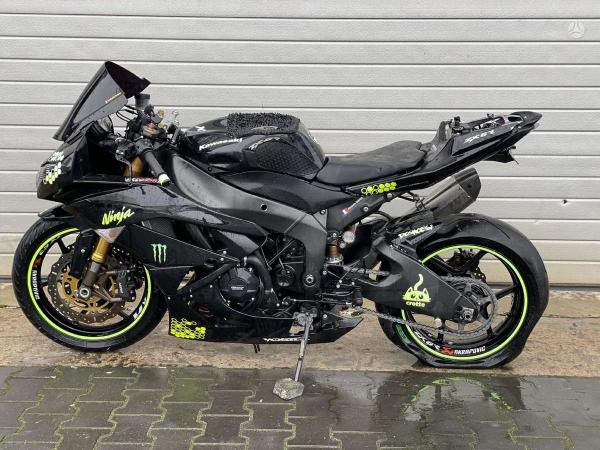 Kawasaki Ninja 2009 Vilkaviškis, ar dzinēja tilpumu 0.64 L un nobraukumu 38 tūkst. km par 2650 €, foto 2 vietnē AUTOMOTO.COM.LV