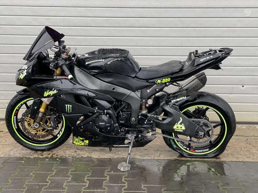 Kawasaki Ninja 2009 Vilkaviškis, ar dzinēja tilpumu 0.64 L un nobraukumu 38 tūkst. km par 2650 €, foto 2 vietnē AUTOMOTO.COM.LV