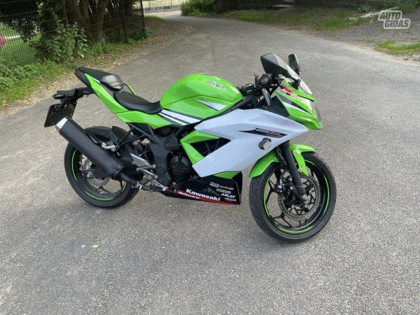 Kawasaki Ninja 2017 Viļņa, ar dzinēja tilpumu 0.25 L un nobraukumu 7 tūkst. km par 2200 €, foto 1 vietnē AUTOMOTO.COM.LV