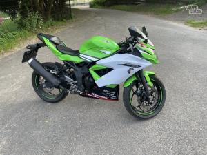 Kawasaki Ninja 2017 Viļņa, ar dzinēja tilpumu 0.25 L un nobraukumu 7 tūkst. km par 2200 €, foto  vietnē AUTOMOTO.COM.LV