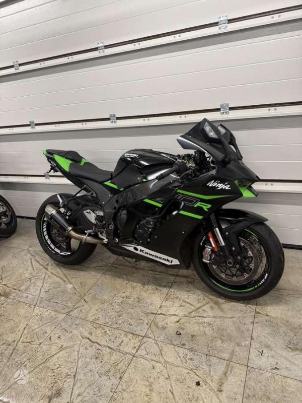 Kawasaki Ninja 2019 in Kaunas, with an engine capacity of 1.00 L and mileage of 9 thousand km for 12999 €, photo 3 on AUTOMOTO.COM.LV