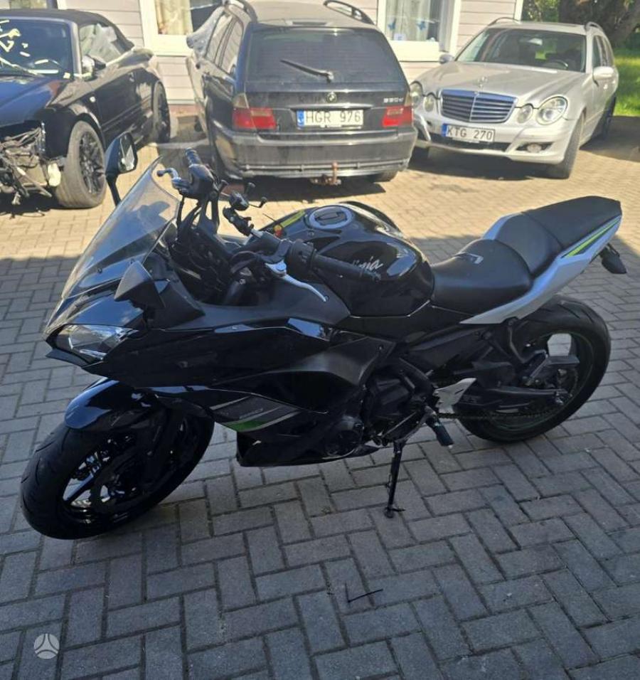 Kawasaki Ninja 2020 in Telschi, with an engine capacity of 0.65 L and mileage of 40 thousand km for 3850 €, photo 3 on AUTOMOTO.COM.LV