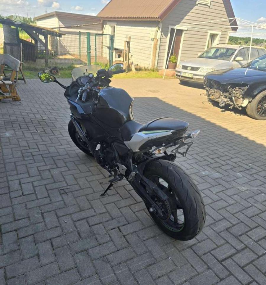 Kawasaki Ninja 2020 in Telschi, with an engine capacity of 0.65 L and mileage of 40 thousand km for 3850 €, photo 4 on AUTOMOTO.COM.LV