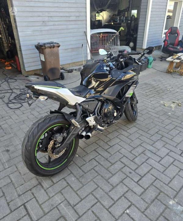 Kawasaki Ninja 2020 in Telschi, with an engine capacity of 0.65 L and mileage of 40 thousand km for 3850 €, photo 4 on AUTOMOTO.COM.LV