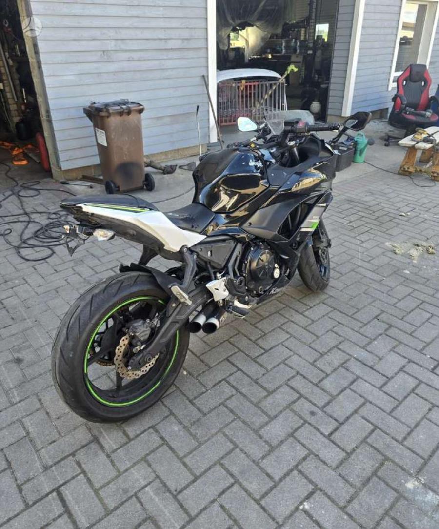 Kawasaki Ninja 2020 in Telschi, with an engine capacity of 0.65 L and mileage of 40 thousand km for 3850 €, photo 5 on AUTOMOTO.COM.LV