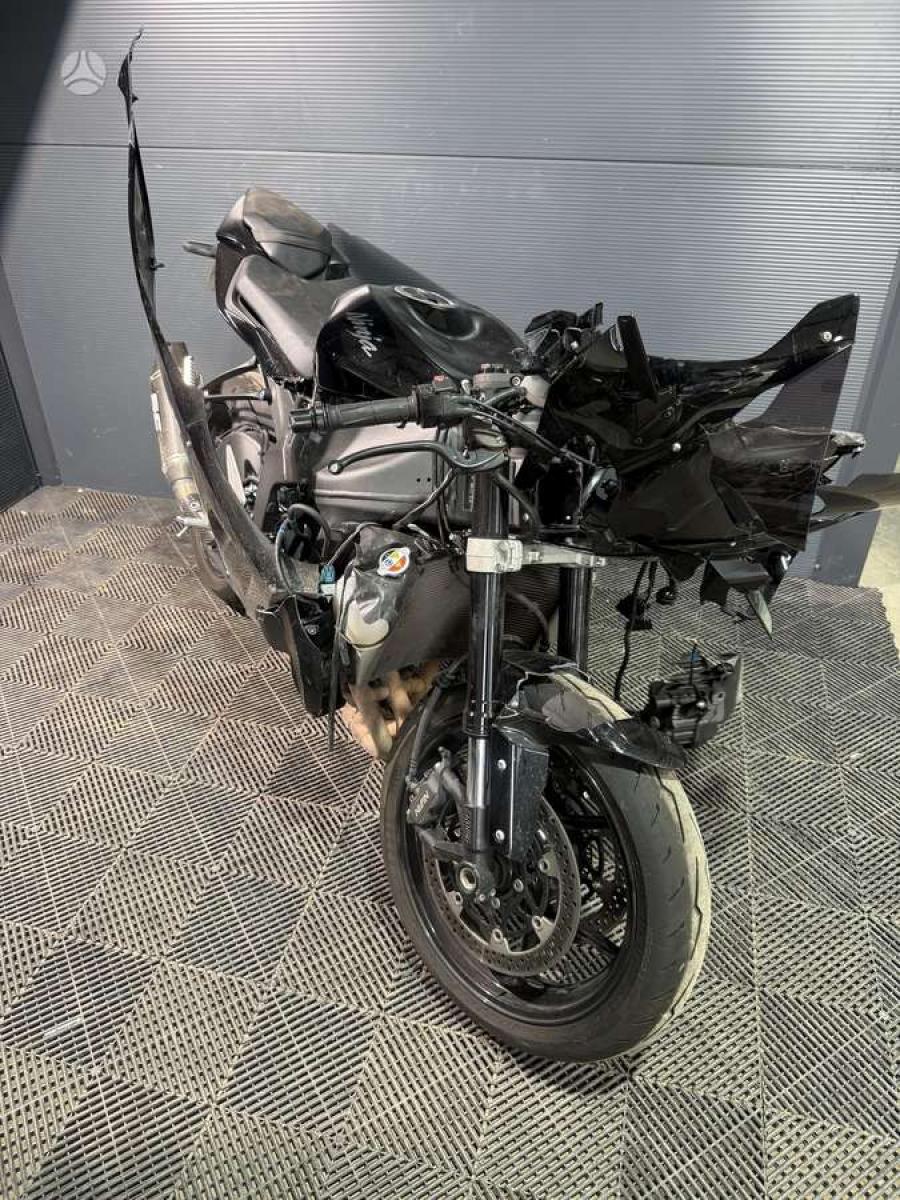 Kawasaki Ninja 2024 in Taurage, with an engine capacity of 0.64 L and mileage of 15 thousand km for 5050 €, photo 6 on AUTOMOTO.COM.LV