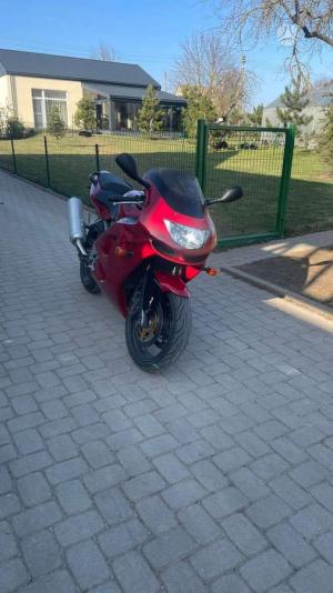 Red Kawasaki Ninja 1999 in Vilnius, with an engine capacity of 0.60 L and mileage of 46 thousand km for 1500 €, photo 3 on AUTOMOTO.COM.LV
