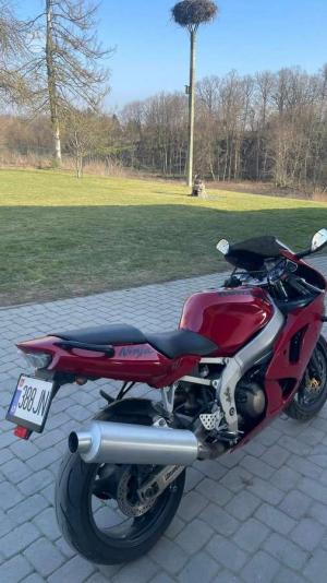 Red Kawasaki Ninja 1999 in Vilnius, with an engine capacity of 0.60 L and mileage of 46 thousand km for 1500 €, photo 5 on AUTOMOTO.COM.LV