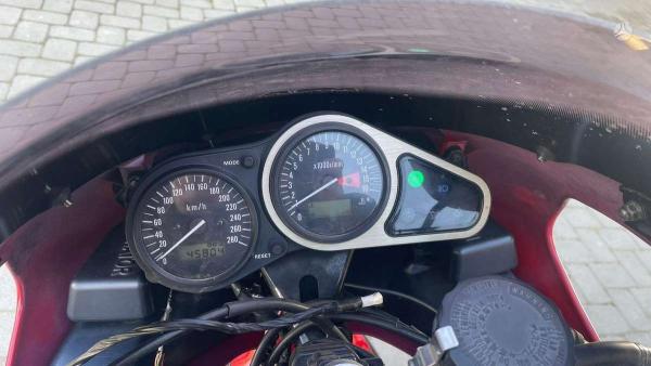 Red Kawasaki Ninja 1999 in Vilnius, with an engine capacity of 0.60 L and mileage of 46 thousand km for 1500 €, photo 6 on AUTOMOTO.COM.LV