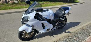 Красный Кавасаки Ninja 2000 в Вильнюс, объемом двигателя 1.20 л и пробегом 50 тыс. км за 2300 €, фото 4 на AUTOMOTO.COM.LV