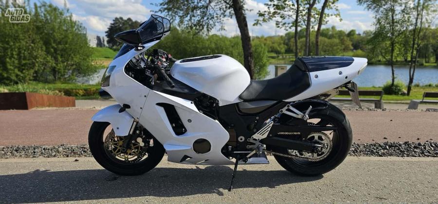 Красный Кавасаки Ninja 2000 в Вильнюс, объемом двигателя 1.20 л и пробегом 50 тыс. км за 2300 €, фото 7 на AUTOMOTO.COM.LV