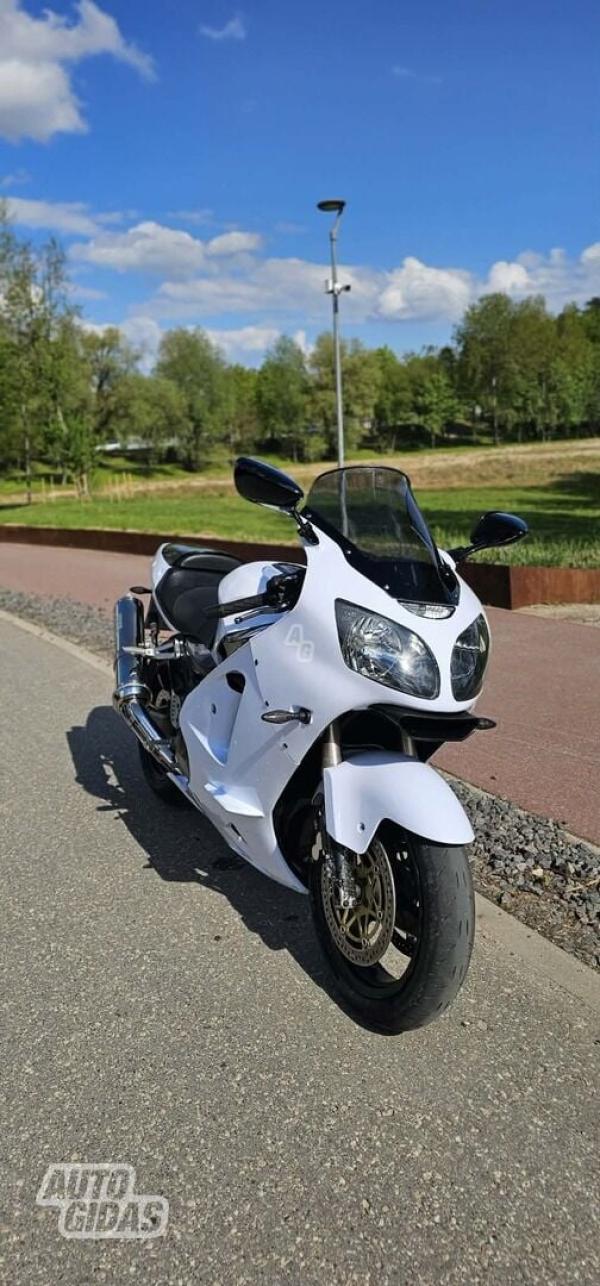 Красный Кавасаки Ninja 2000 в Вильнюс, объемом двигателя 1.20 л и пробегом 50 тыс. км за 2300 €, фото 8 на AUTOMOTO.COM.LV