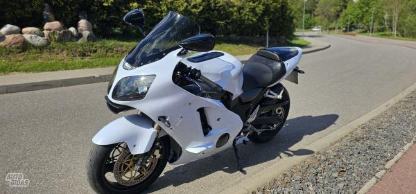 Красный Кавасаки Ninja 2000 в Вильнюс, объемом двигателя 1.20 л и пробегом 50 тыс. км за 2300 €, фото 10 на AUTOMOTO.COM.LV