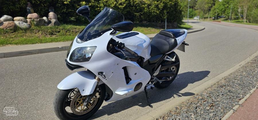 Красный Кавасаки Ninja 2000 в Вильнюс, объемом двигателя 1.20 л и пробегом 50 тыс. км за 2300 €, фото 11 на AUTOMOTO.COM.LV
