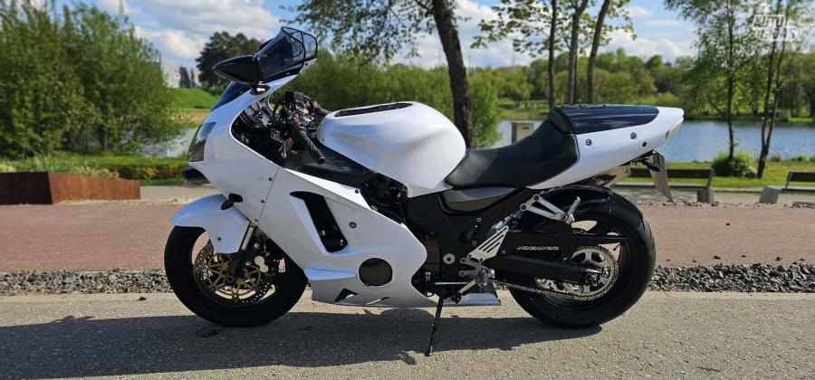 Красный Кавасаки Ninja 2000 в Вильнюс, объемом двигателя 1.20 л и пробегом 50 тыс. км за 2300 €, фото 15 на AUTOMOTO.COM.LV