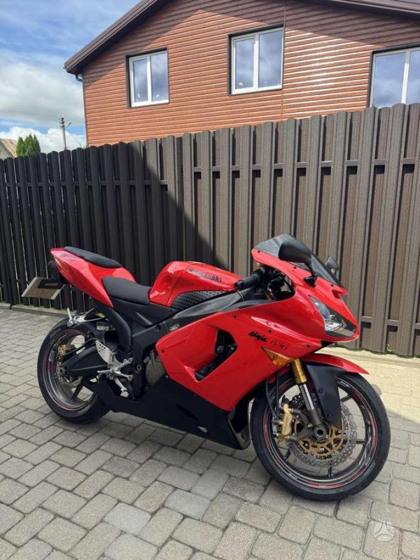 Красный Кавасаки Ninja 2005 в Вилкавишкис, объемом двигателя 0.64 л и пробегом 36 тыс. км за 4750 €, фото 2 на AUTOMOTO.COM.LV