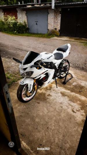 Белый Кавасаки Ninja 2005 в Аникщяй, объемом двигателя 1.00 л и пробегом 40 тыс. км за 3499 €, фото  на AUTOMOTO.COM.LV