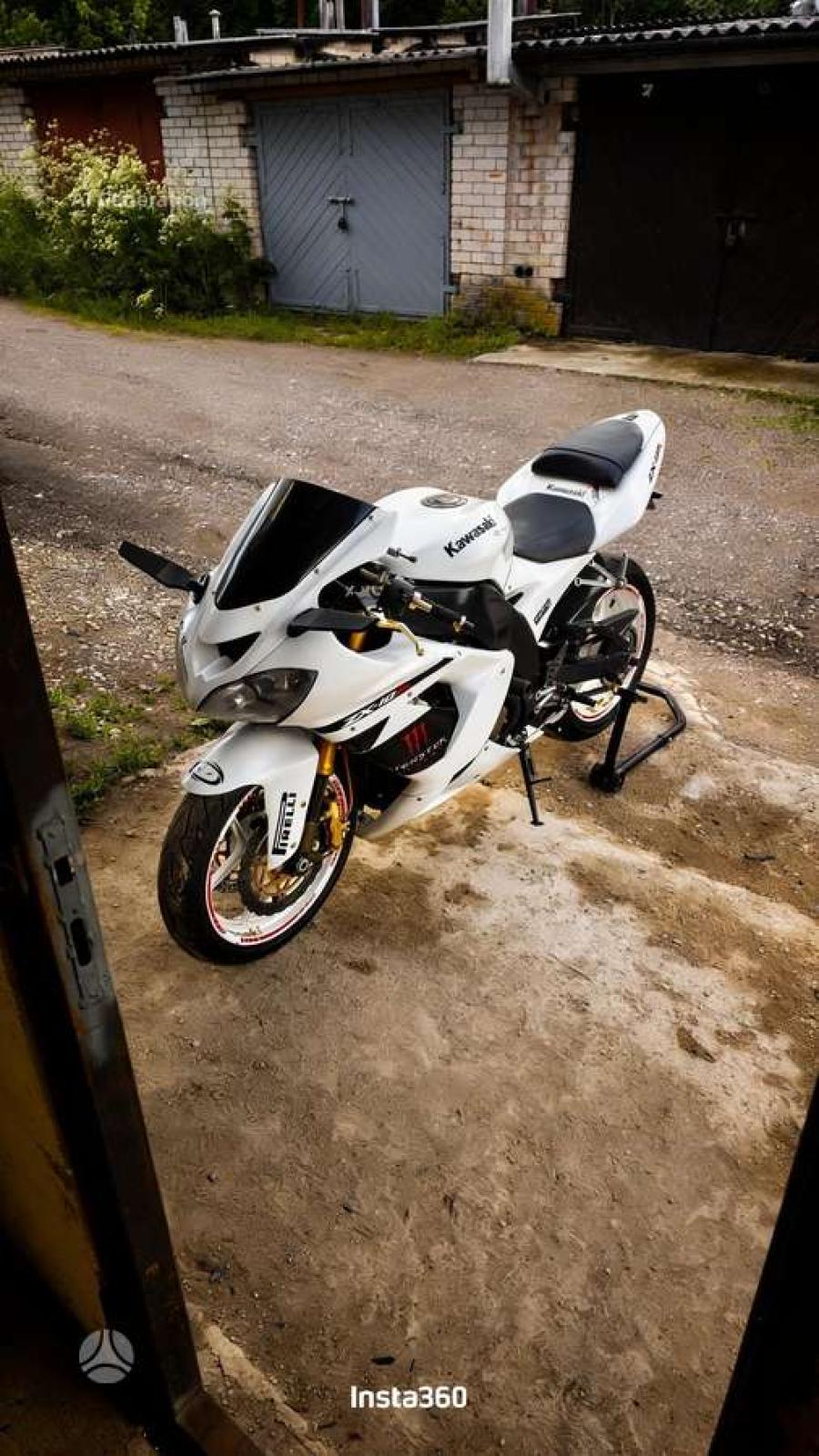 Белый Кавасаки Ninja 2005 в Аникщяй, объемом двигателя 1.00 л и пробегом 40 тыс. км за 3499 €, фото 1 на AUTOMOTO.COM.LV