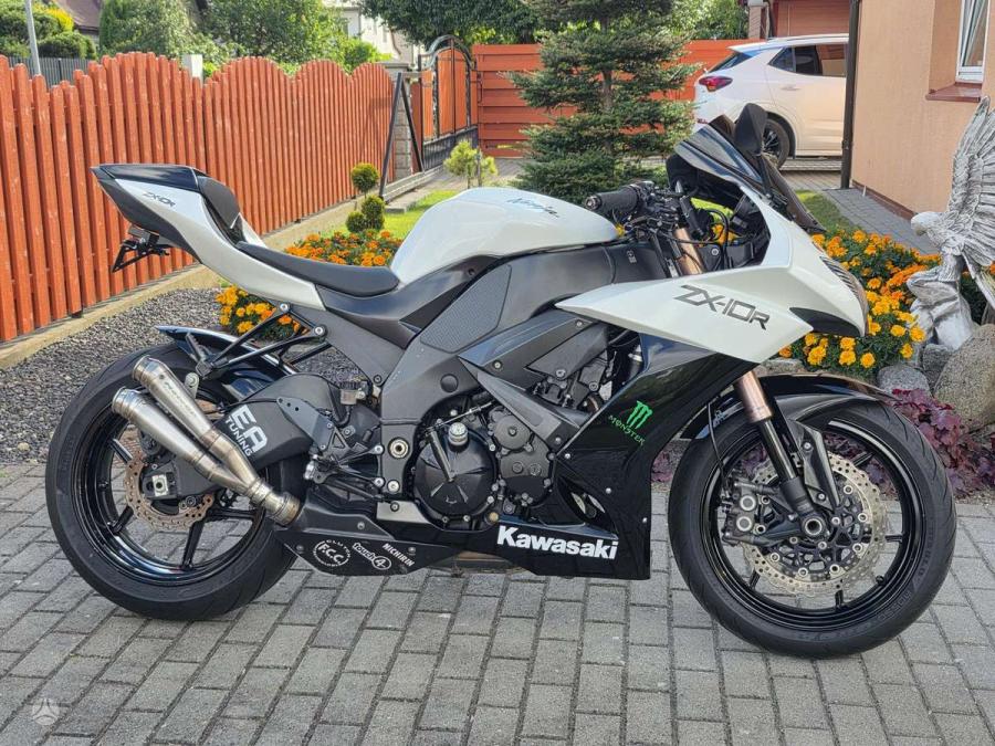 White Kawasaki Ninja 2009 in Kretinga, with an engine capacity of 1.00 L and mileage of 46 thousand km for 5100 €, photo 7 on AUTOMOTO.COM.LV