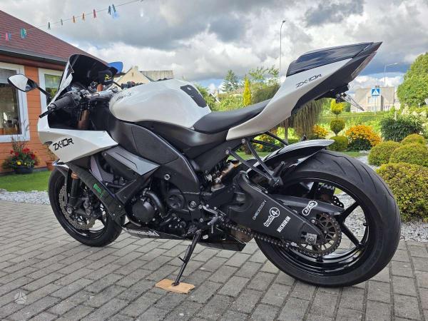 White Kawasaki Ninja 2009 in Kretinga, with an engine capacity of 1.00 L and mileage of 46 thousand km for 5100 €, photo 7 on AUTOMOTO.COM.LV