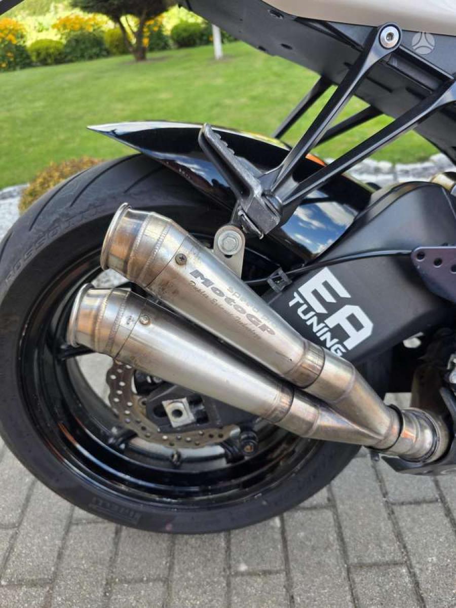 White Kawasaki Ninja 2009 in Kretinga, with an engine capacity of 1.00 L and mileage of 46 thousand km for 5100 €, photo 15 on AUTOMOTO.COM.LV