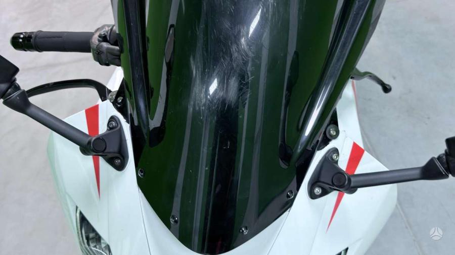 Белый Кавасаки Ninja 2011 в Вильнюс, объемом двигателя 0.60 л и пробегом 49 тыс. км за 3500 €, фото 7 на AUTOMOTO.COM.LV