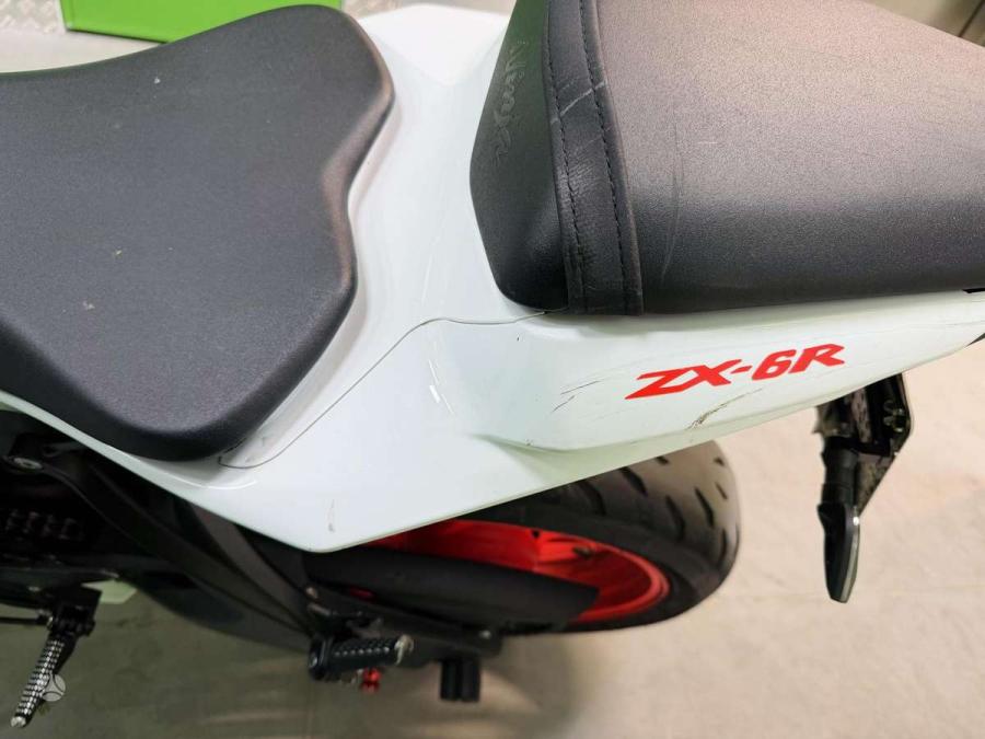 Белый Кавасаки Ninja 2011 в Вильнюс, объемом двигателя 0.60 л и пробегом 49 тыс. км за 3500 €, фото 8 на AUTOMOTO.COM.LV