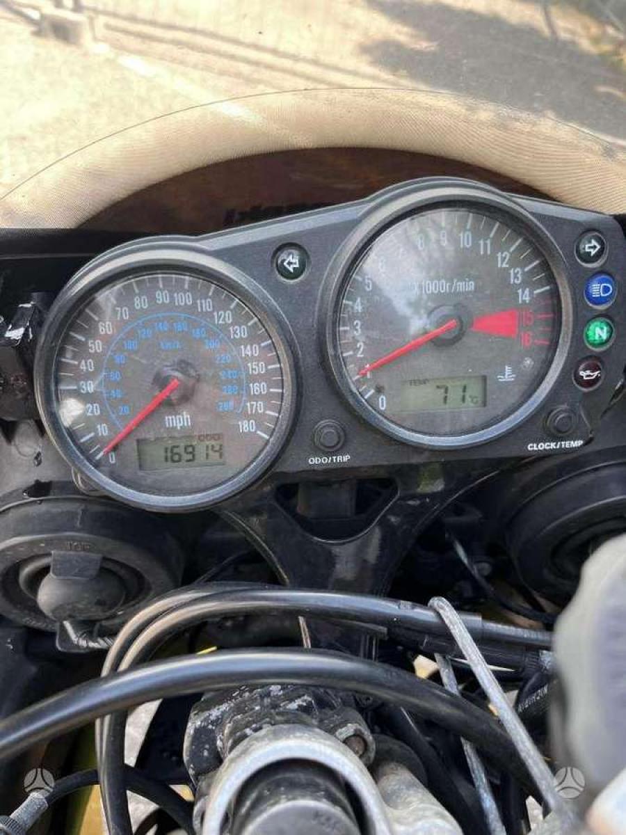 Dzeltens Kawasaki Ninja 2002 Marijampole, ar dzinēja tilpumu 0.60 L un nobraukumu 25 tūkst. km par 1900 €, foto 6 vietnē AUTOMOTO.COM.LV