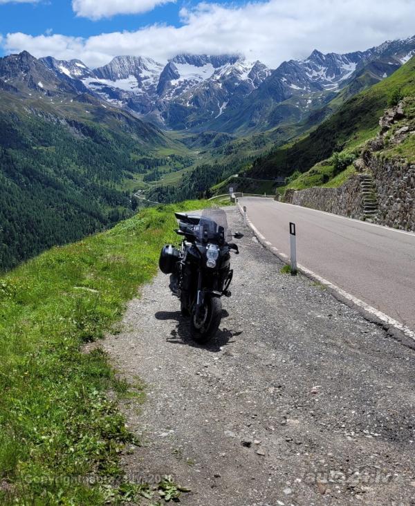 Black Kawasaki Versys 1000 2014 in Tallinn, with an engine capacity of 1.04 L and mileage of 45 thousand km for 6000 €, photo 9 on AUTOMOTO.COM.LV